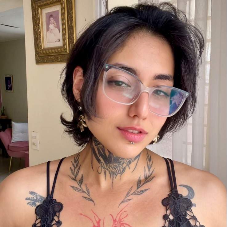 Ink lady - Official Links & Social Media | atom.bio