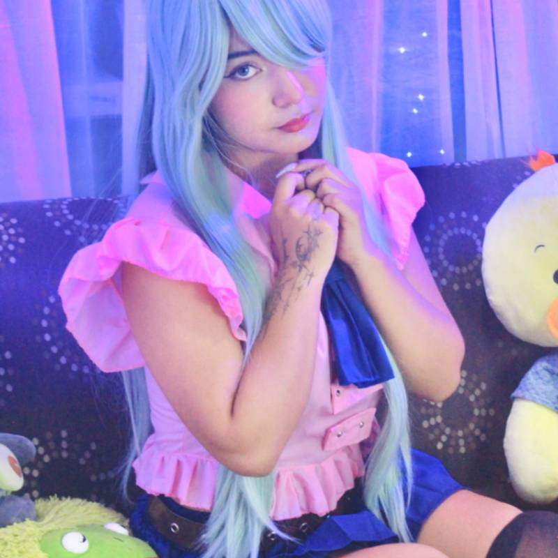 Nicole (@nico_uwu) · atom.bio website