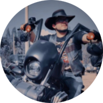 Julio Montenegro Julián - Official Links & Social Media | atom.bio