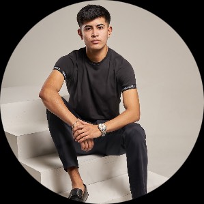 Thomas Vargas - Sitio Web Oficial, Tienda y Enlaces | atom.bio